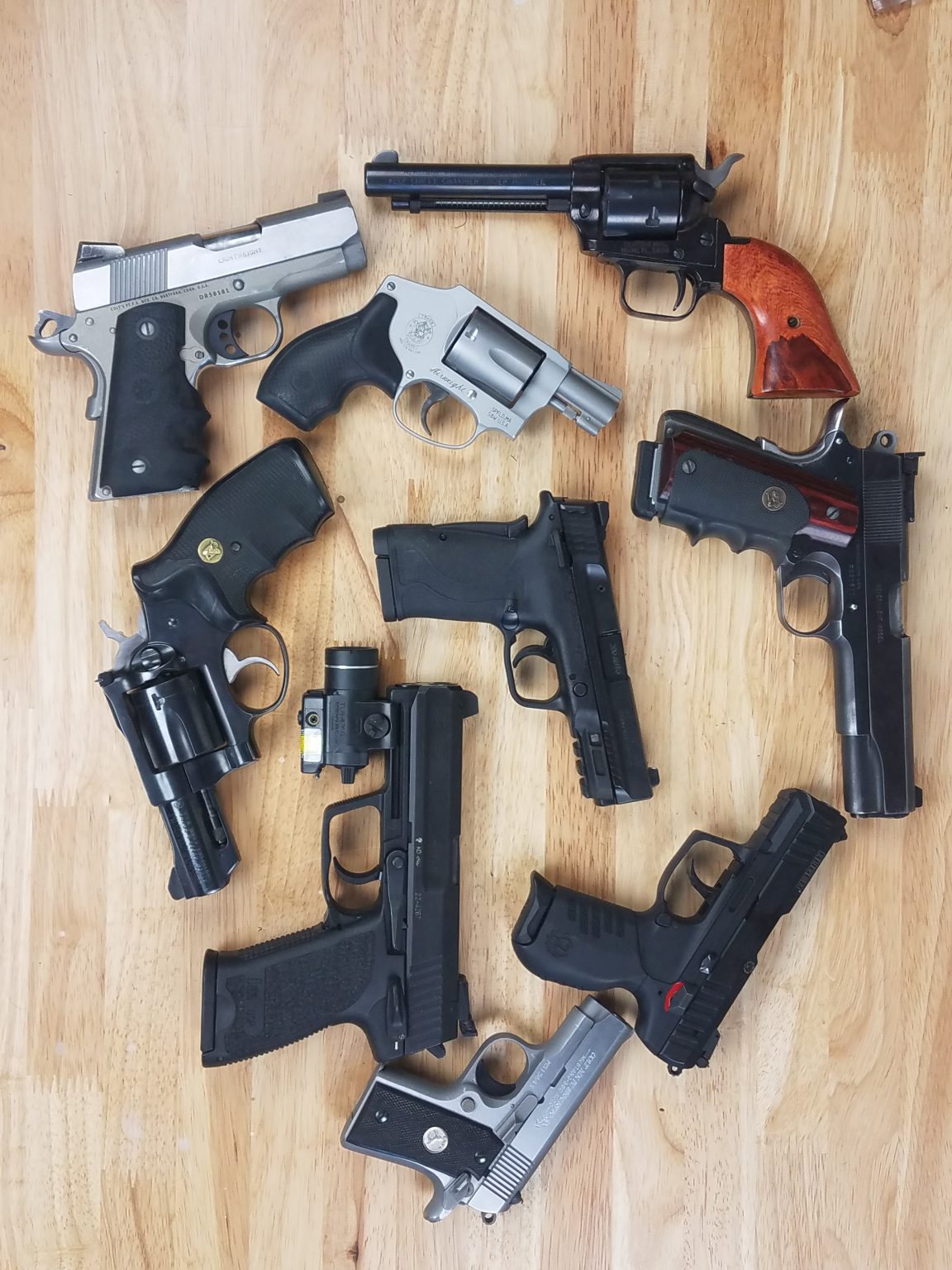 How to Choose the Best Handgun for a Beginner - Hold Right Edge